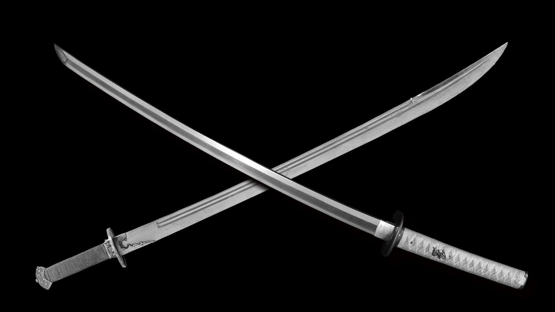 Katana vs. Jian: Understanding the Difference Between Japanese and Chi ...